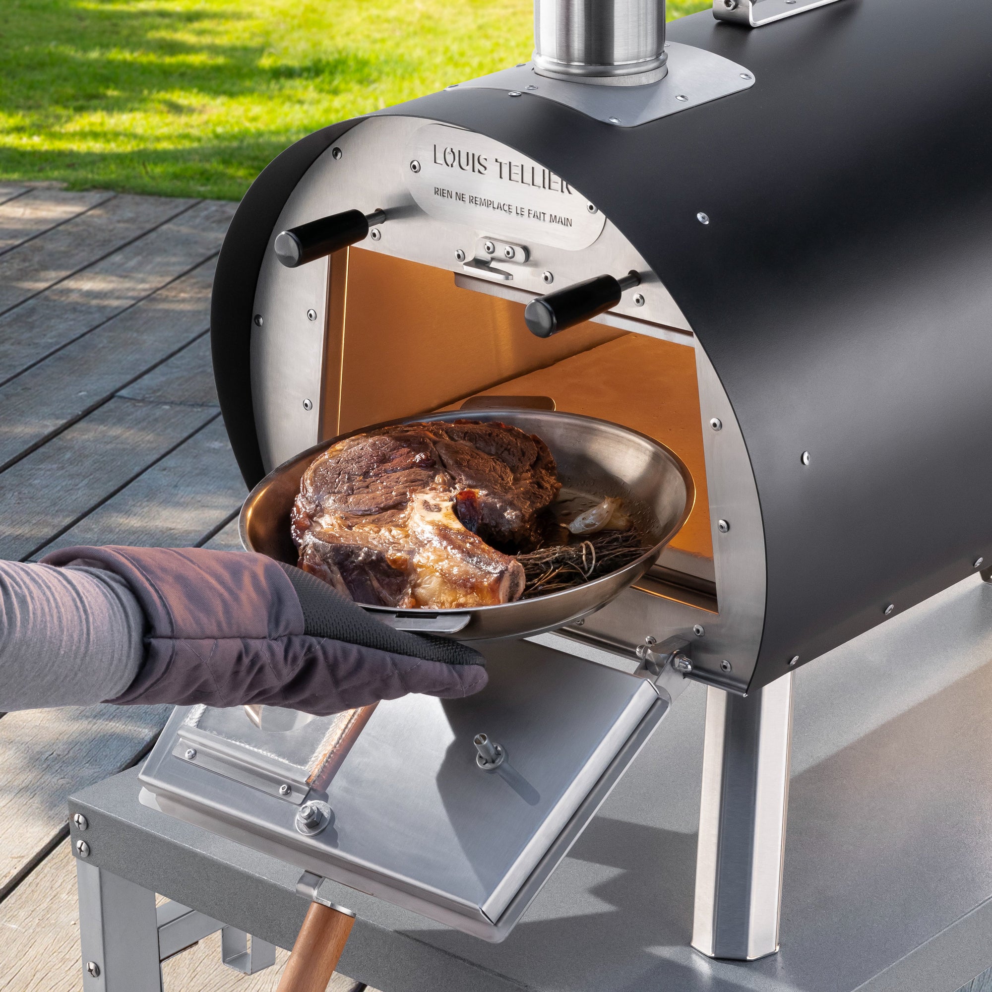 Outdoor wood-fired oven MARCEL